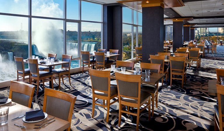 Where To Eat In Niagara Falls With A Family-Fallsview Restaurant!