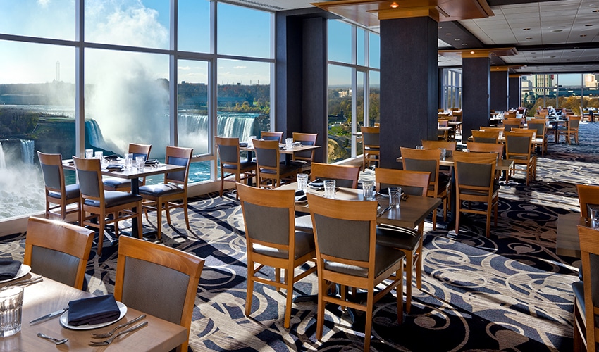 Where To Eat In Niagara Falls With A Family-Fallsview Restaurant!